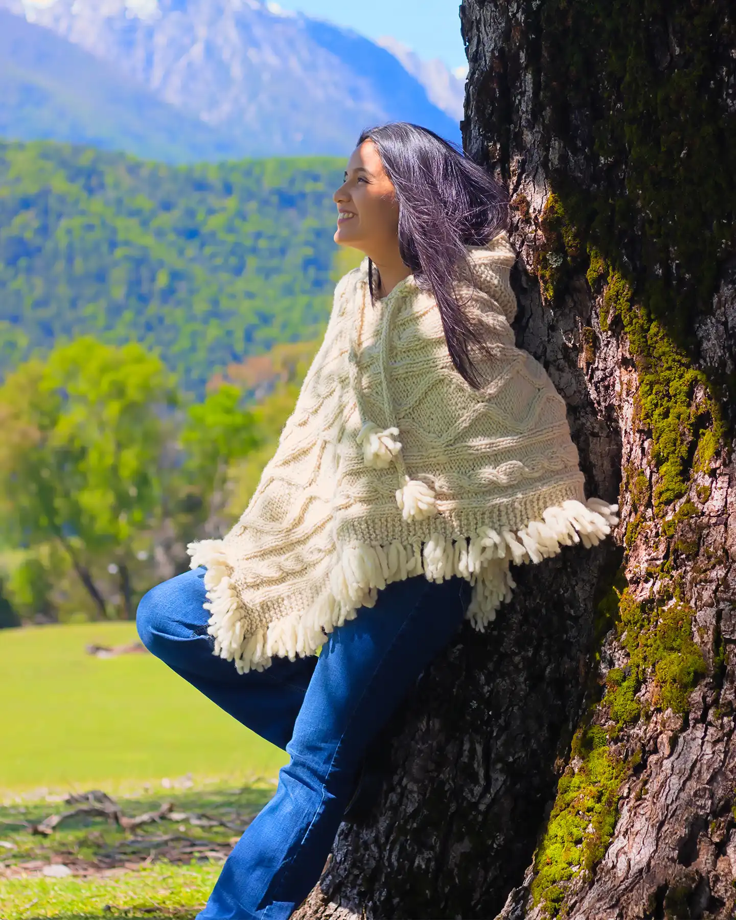 Thick Andean Wool Poncho with Hood - Canelo Model